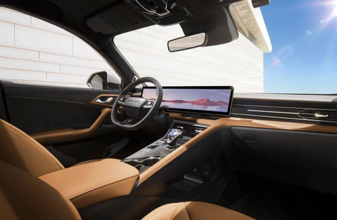 搭载27英寸4K大屏！解析全新第三代荣威RX5智能座舱_搜狐汽车_搜狐网