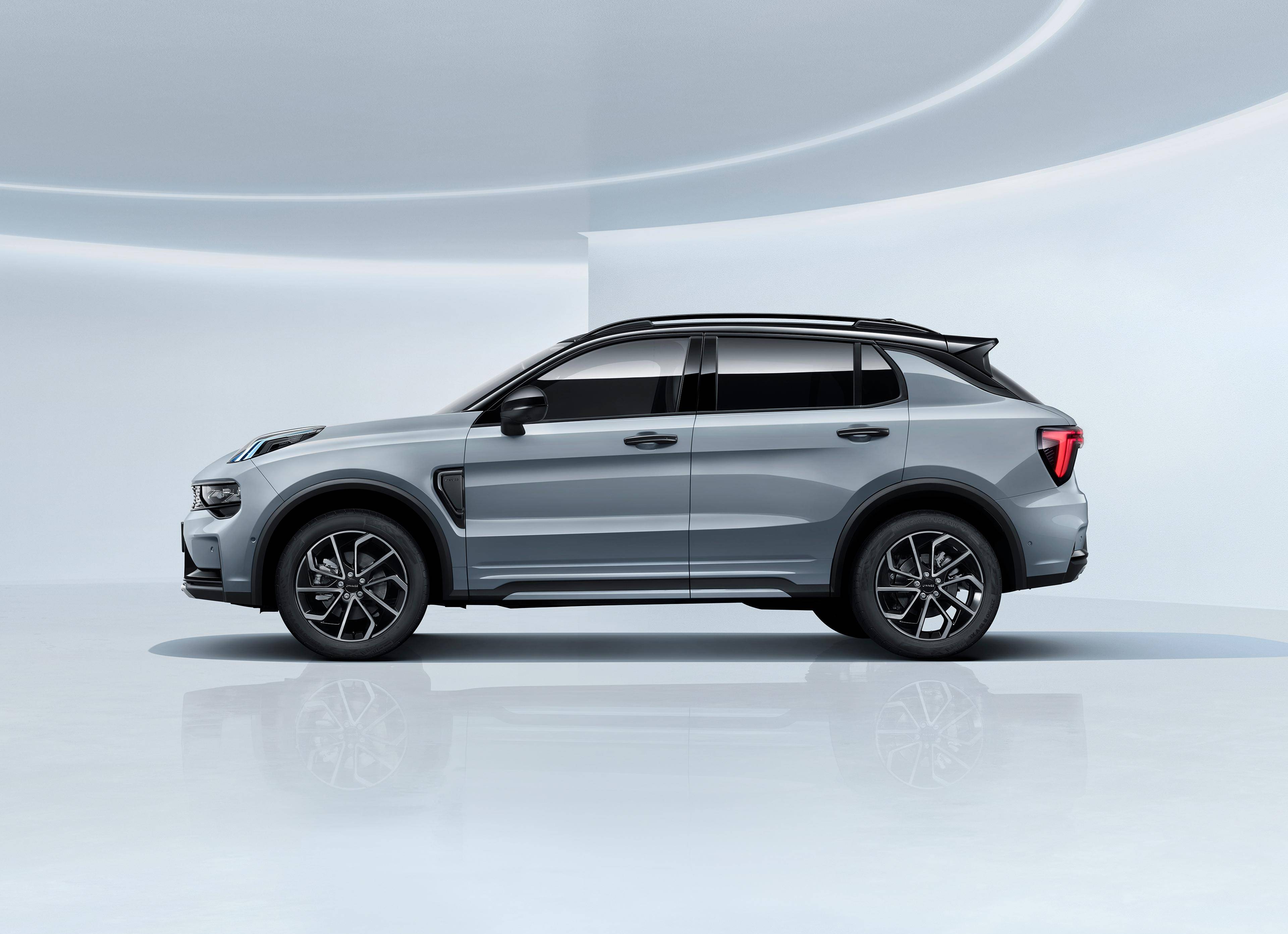 18.8万元起 领克01 EM-F开启预售 油耗4.88L/100km_搜狐汽车_搜狐网