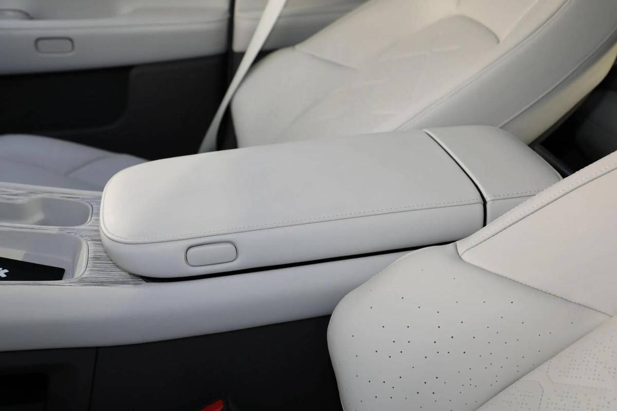 高端国产“新秀”，零百加速3.8秒的蔚来ET7，能和“56E”硬刚？_搜狐汽车_搜狐网