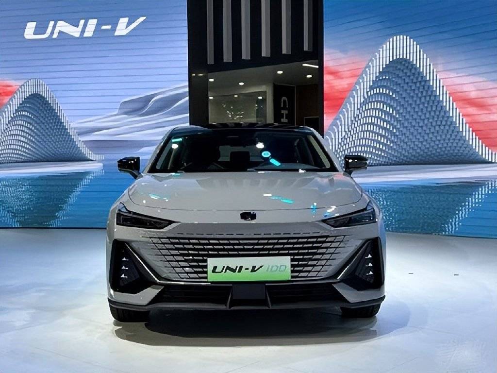 2.0T+8AT，长安UNI-V 2.0T顶配13.99万元_搜狐汽车_搜狐网