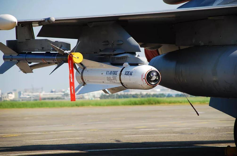 AGM-142空地导弹，专打掩体等坚固目标，以色列空军知名装备！_控制_弹体_制导