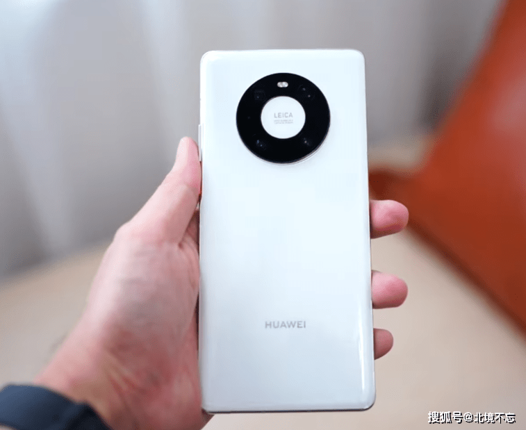 华为Mate40Pro换成荣耀Magic4Pro，使用60天后，心中芥蒂不吐不快_手机_感觉_性能