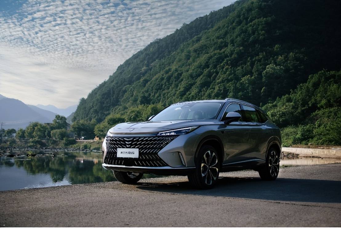 每分钟新增83位用户 全新第三代荣威RX5/超混eRX5预售2小时订单破万_搜狐汽车_搜狐网