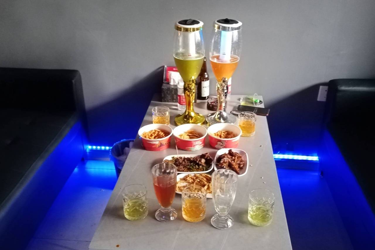 谦德厚精酿小酒馆爱不打烊精酿醉重阳经营社区飞翔