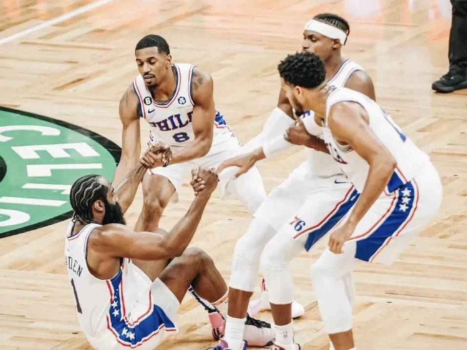 NBA ：76人揭幕战117比126不敌绿军，球员表现一览，哈登35分_得分_投篮_篮板