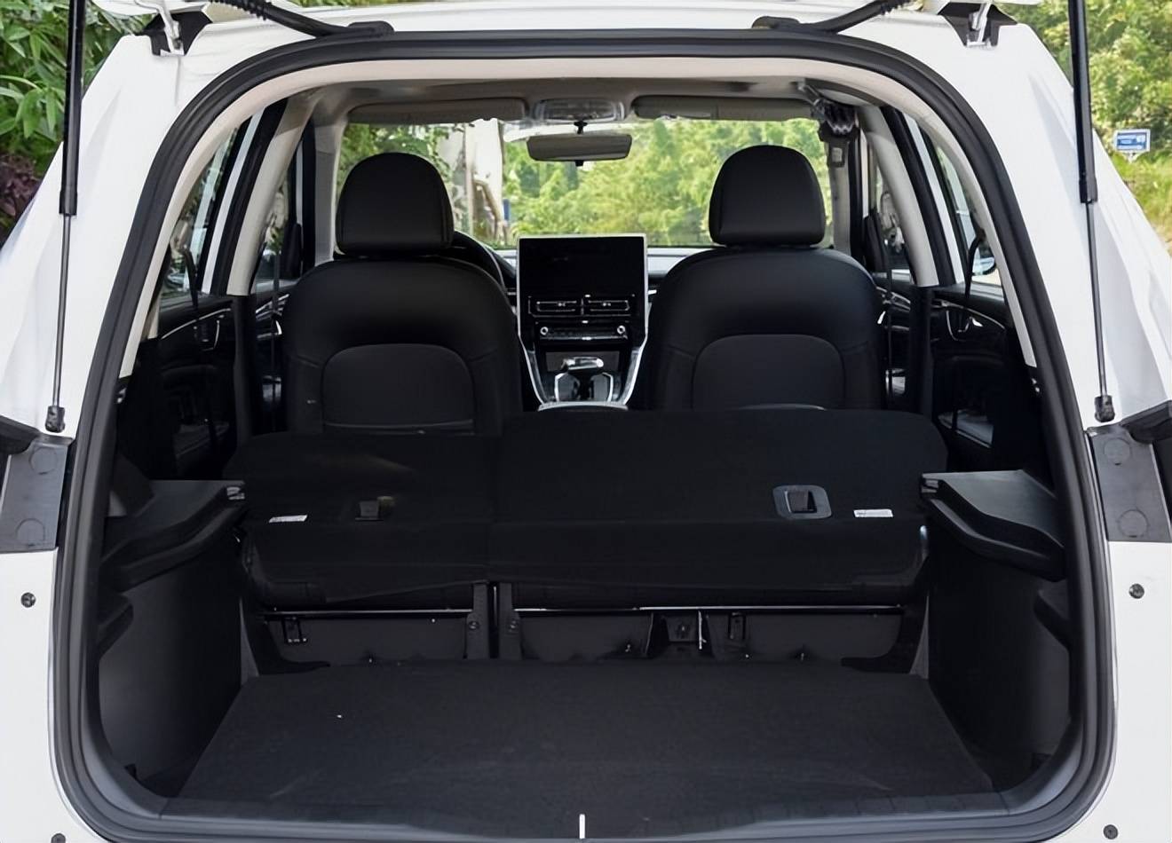 预算10万买啥车？哈弗M6 PLUS福利加码，实力足够出彩_搜狐汽车_搜狐网