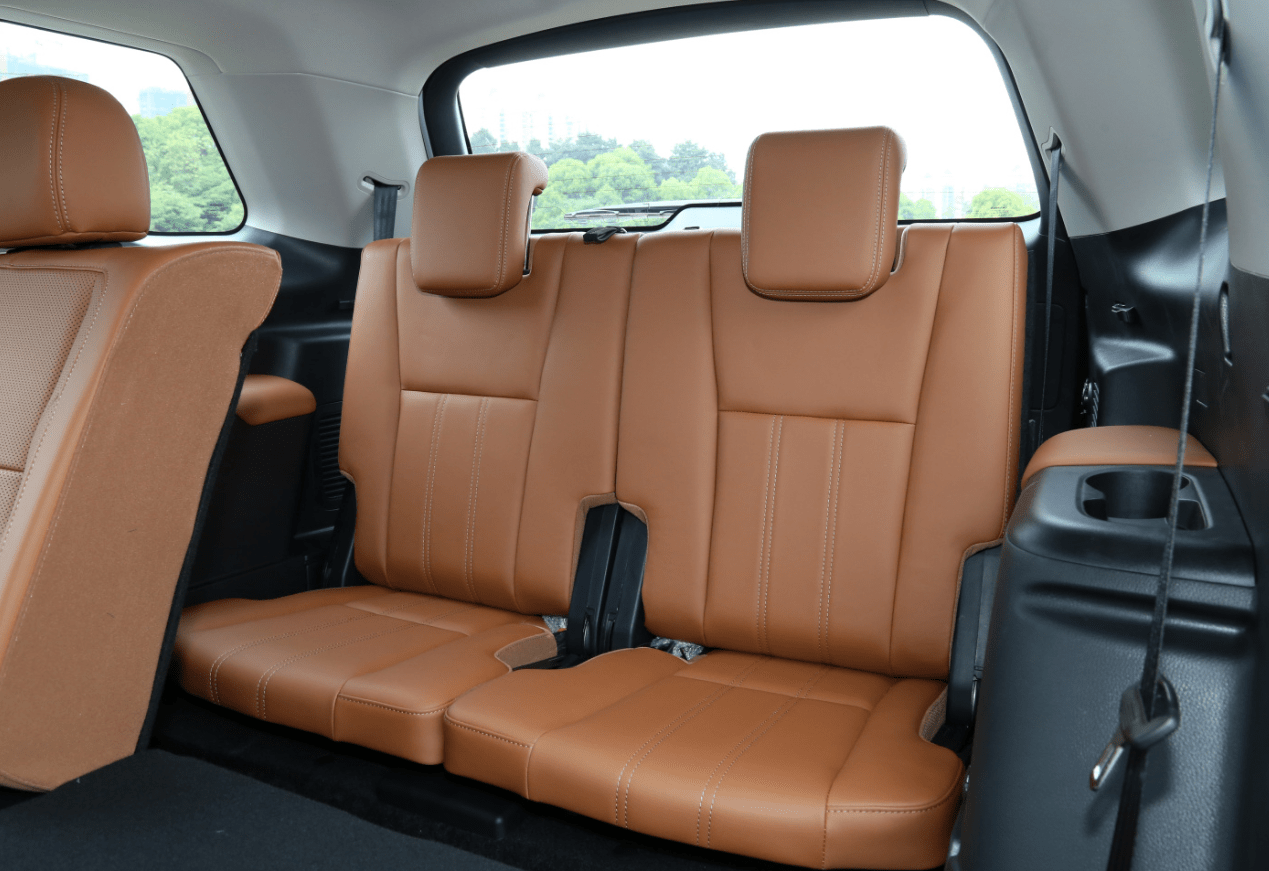 车长近5米，起售不到18万的大7座，配2.0T+6AT，还有四驱提供_搜狐汽车_搜狐网