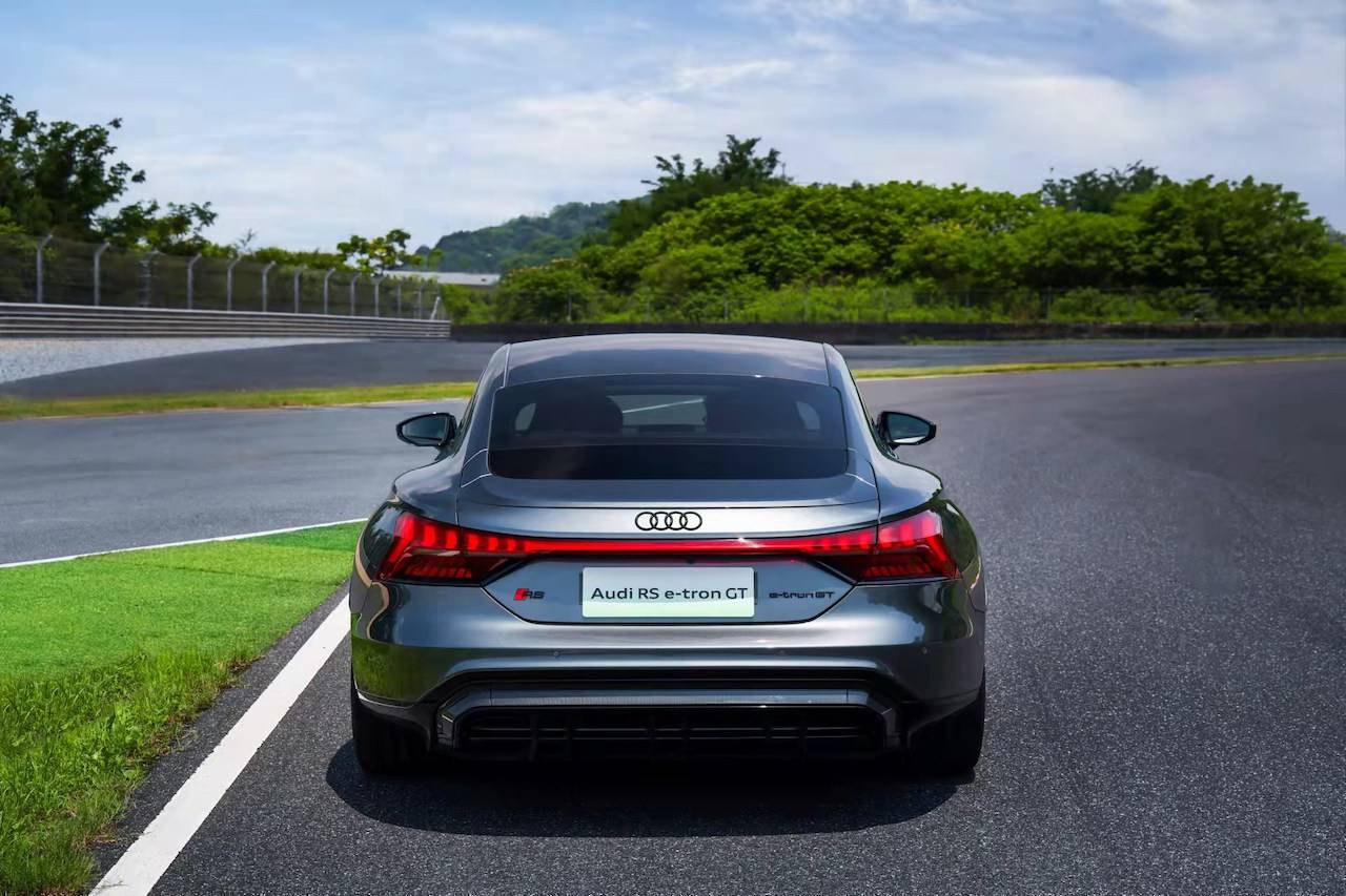 首款豪华纯电GT跑车 奥迪RS e-tron GT正式上市_搜狐汽车_搜狐网