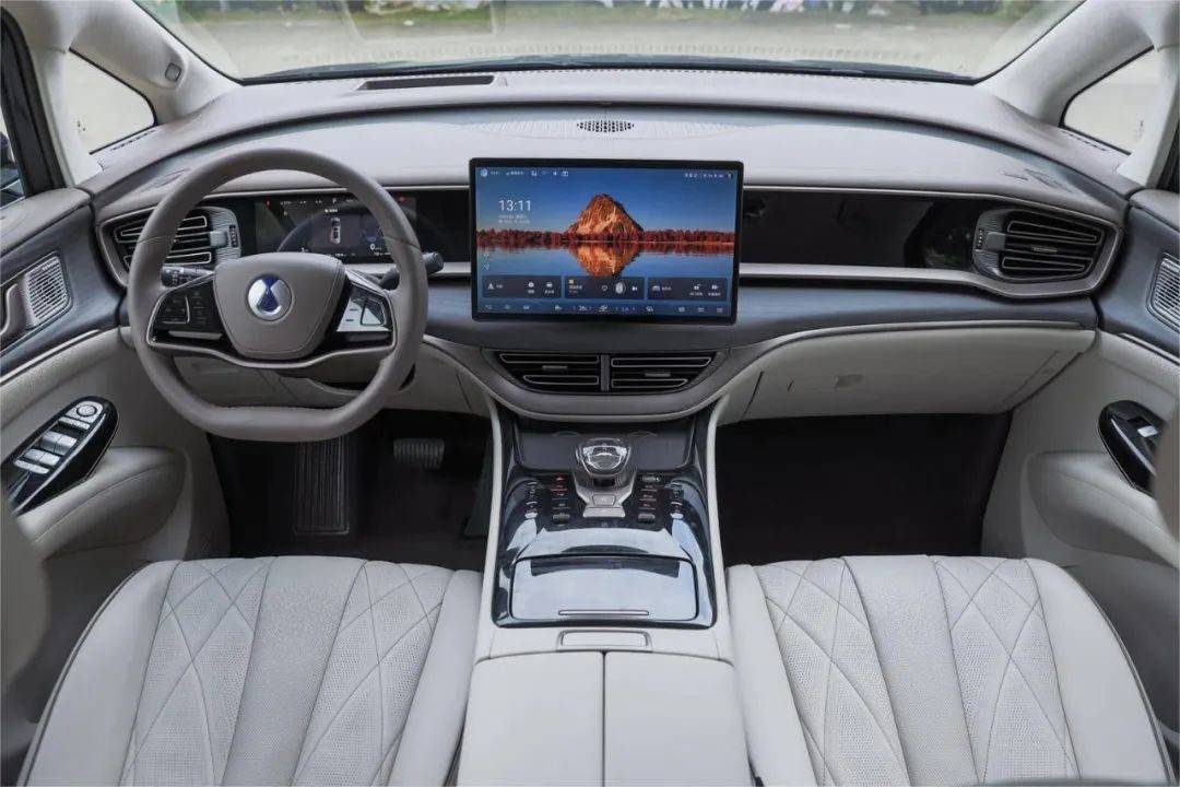 极氪009、格瑞维亚等，2022年上市的高端MPV盘点_搜狐汽车_搜狐网