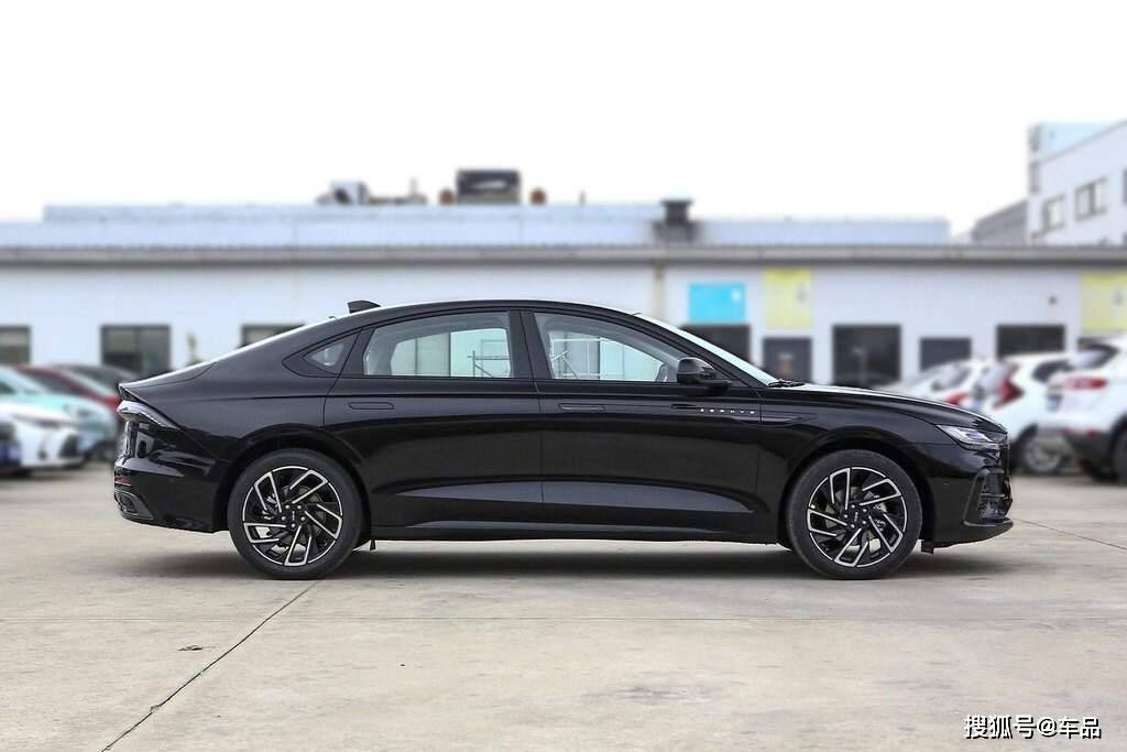 凯迪拉克CT5不香了，林肯Z全系2.0T+8AT，6.5秒破百，好看又好开_搜狐汽车_搜狐网