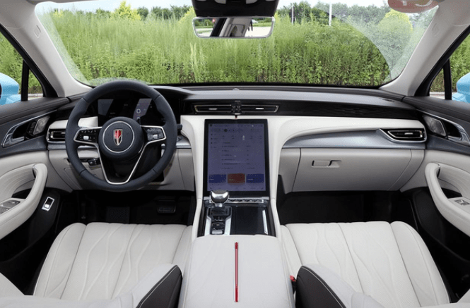 精致时尚的家用轿车，选奔腾B70还是红旗H5，看看大家如何选择_搜狐汽车_搜狐网