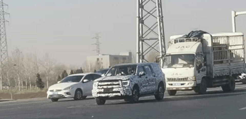 车身尺寸不输凯雷德、红杉！哈弗P04路试谍照曝光！或配3.0T动力_搜狐汽车_搜狐网