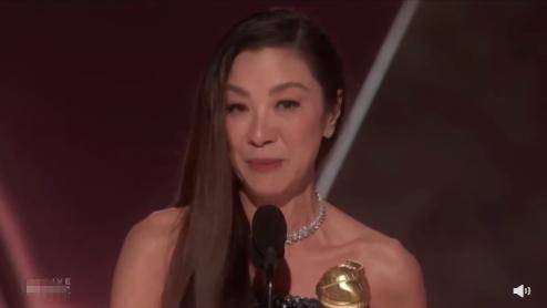 杨紫琼越老越红，60岁开挂成金球奖影后，华人在好莱坞扬眉吐气了_电影_女明星_开心