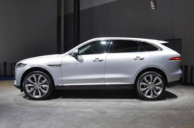 实拍捷豹F-PACE：搭2.0T+全时四驱！比宝马X3更值的冷门精品？_搜狐汽车_搜狐网