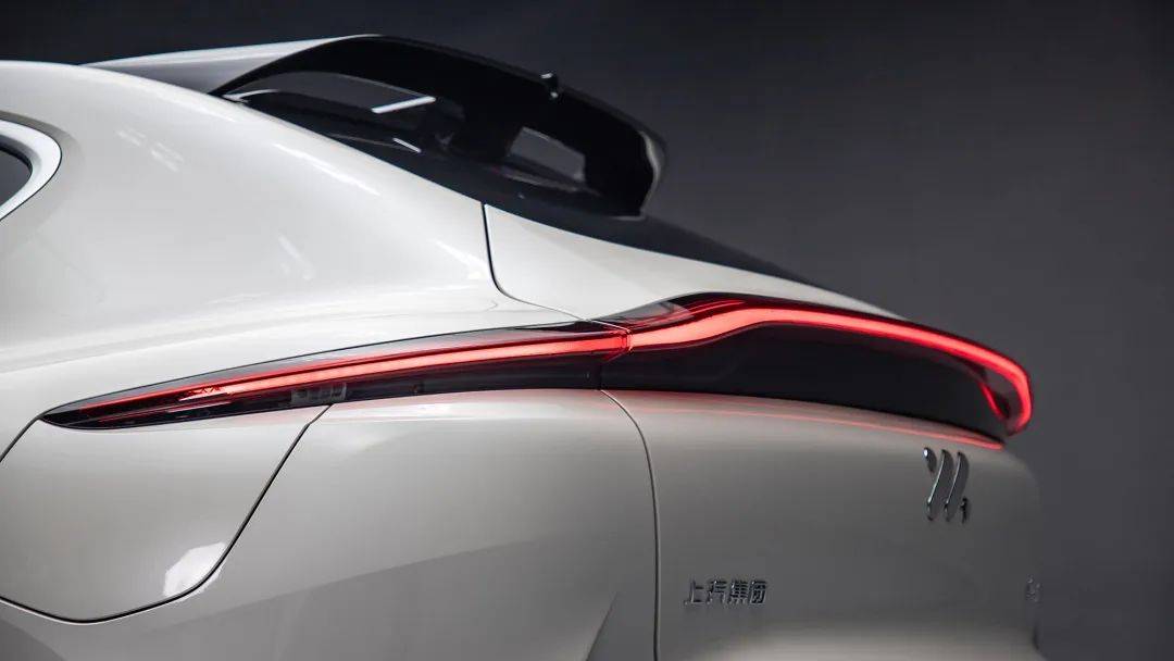 拳打宝马X5，脚踢蔚来ES8，智己LS7有这个实力吗？_搜狐汽车_搜狐网