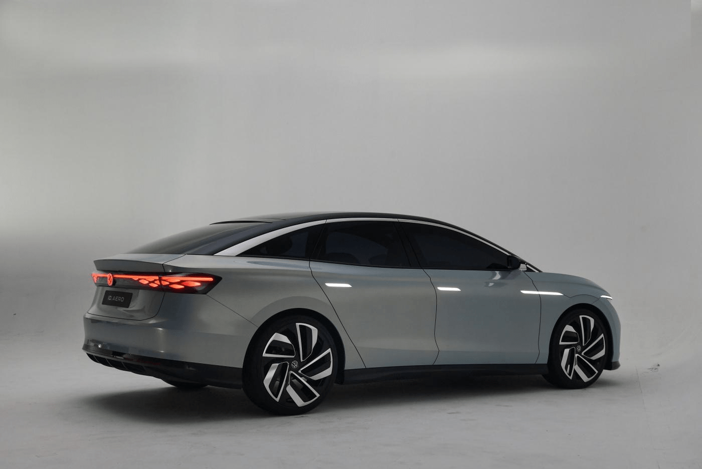 大众ID.7亮相，轴距近3米，续航超700km，外观超前内饰科技_搜狐汽车_搜狐网