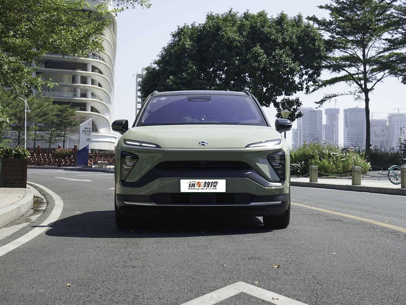 蔚来最大对手？30万+纯电SUV排行 这宝马好卖得离谱！_搜狐汽车_搜狐网