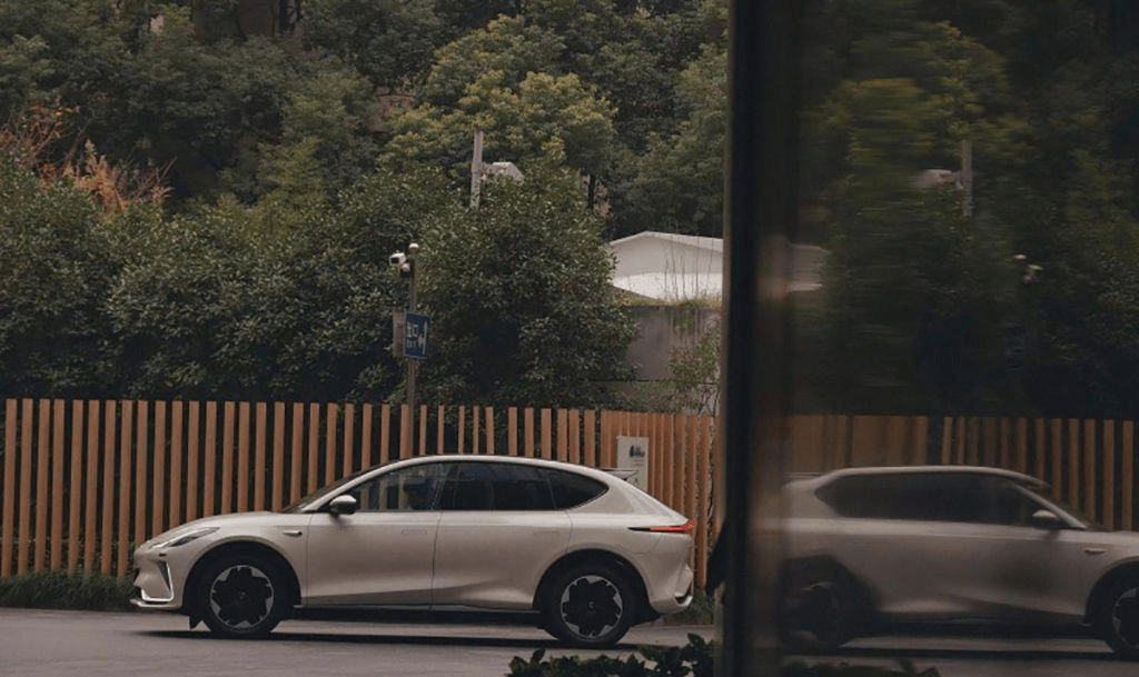 智己LS7正式开启预订，预售35-50万元，明年2月中旬上市_搜狐汽车_搜狐网