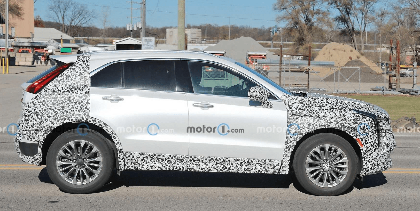 全新凯迪拉克XT4曝光，内饰换装双联屏，2.0T+9AT，宝马X1不香了_搜狐汽车_搜狐网