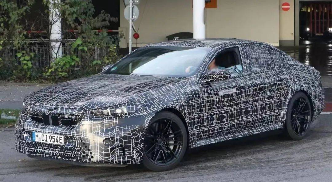 冲吧，现款BMW M5买一辆少一辆_搜狐汽车_搜狐网