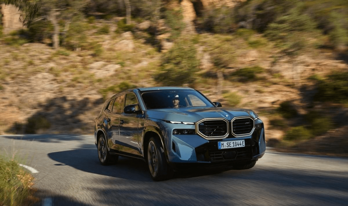 售价230万元，搭载4.4T插混系统，宝马旗舰SUV XM正式上市_搜狐汽车_搜狐网