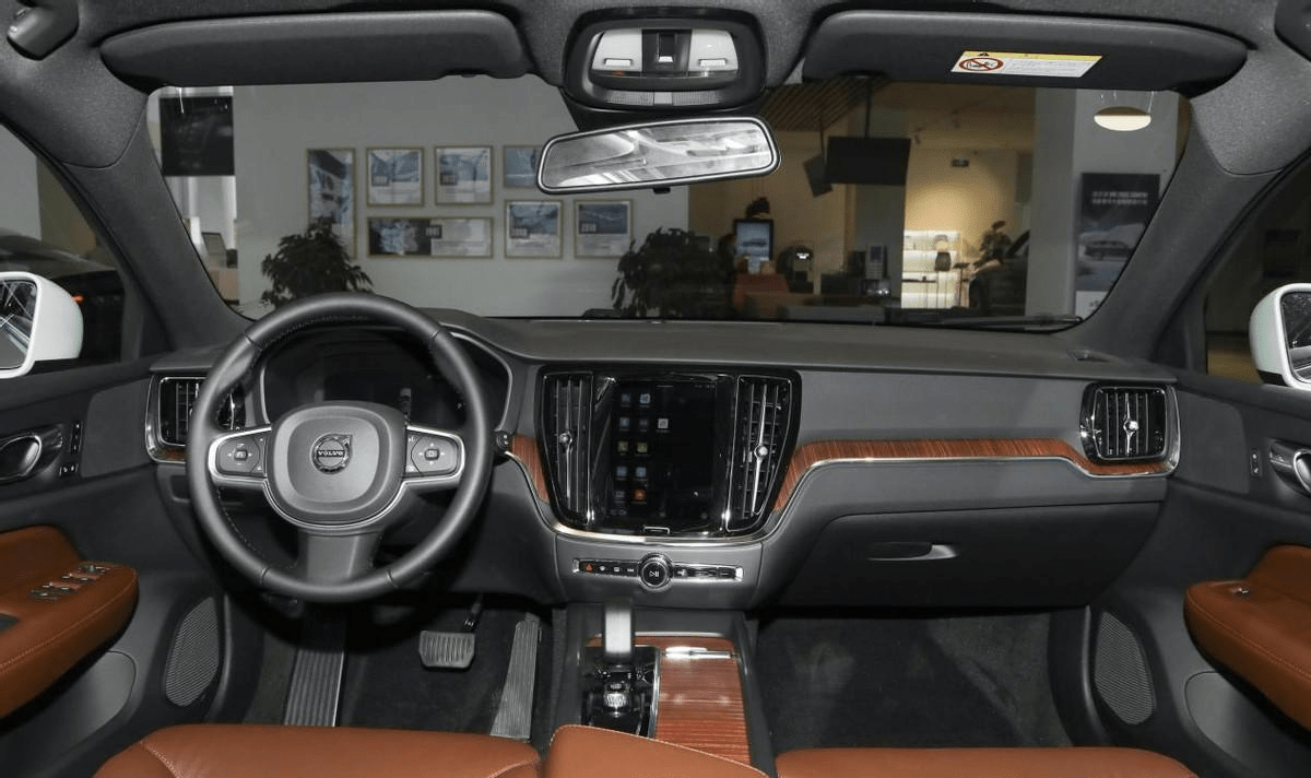 定位中型车，搭载2.0T+7挡湿式双离合，解析旅行车沃尔沃V60_搜狐汽车_搜狐网