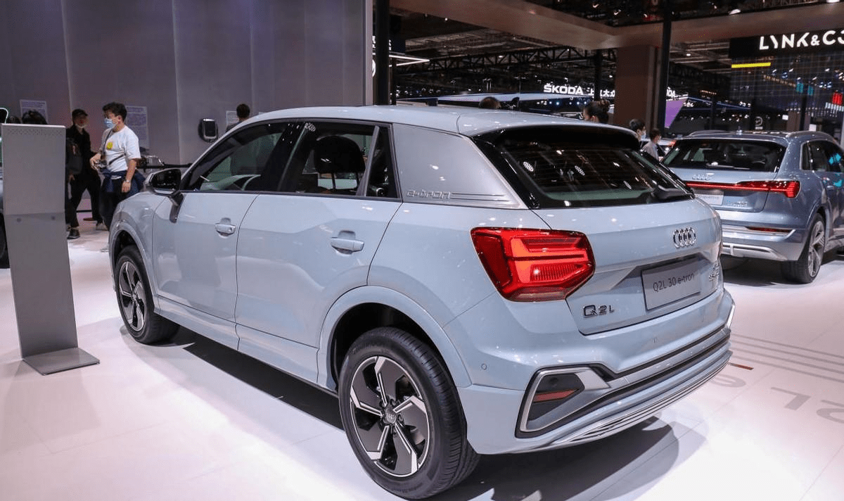 定位小型SUV，整车配置丰富，体验奥迪Q2L e-tron_搜狐汽车_搜狐网