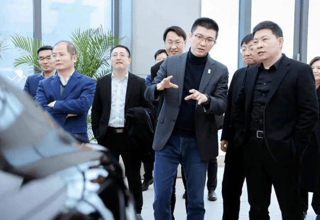 车BU COO王军“下课”传闻背后，华为亲自造车有戏了？_搜狐汽车_搜狐网