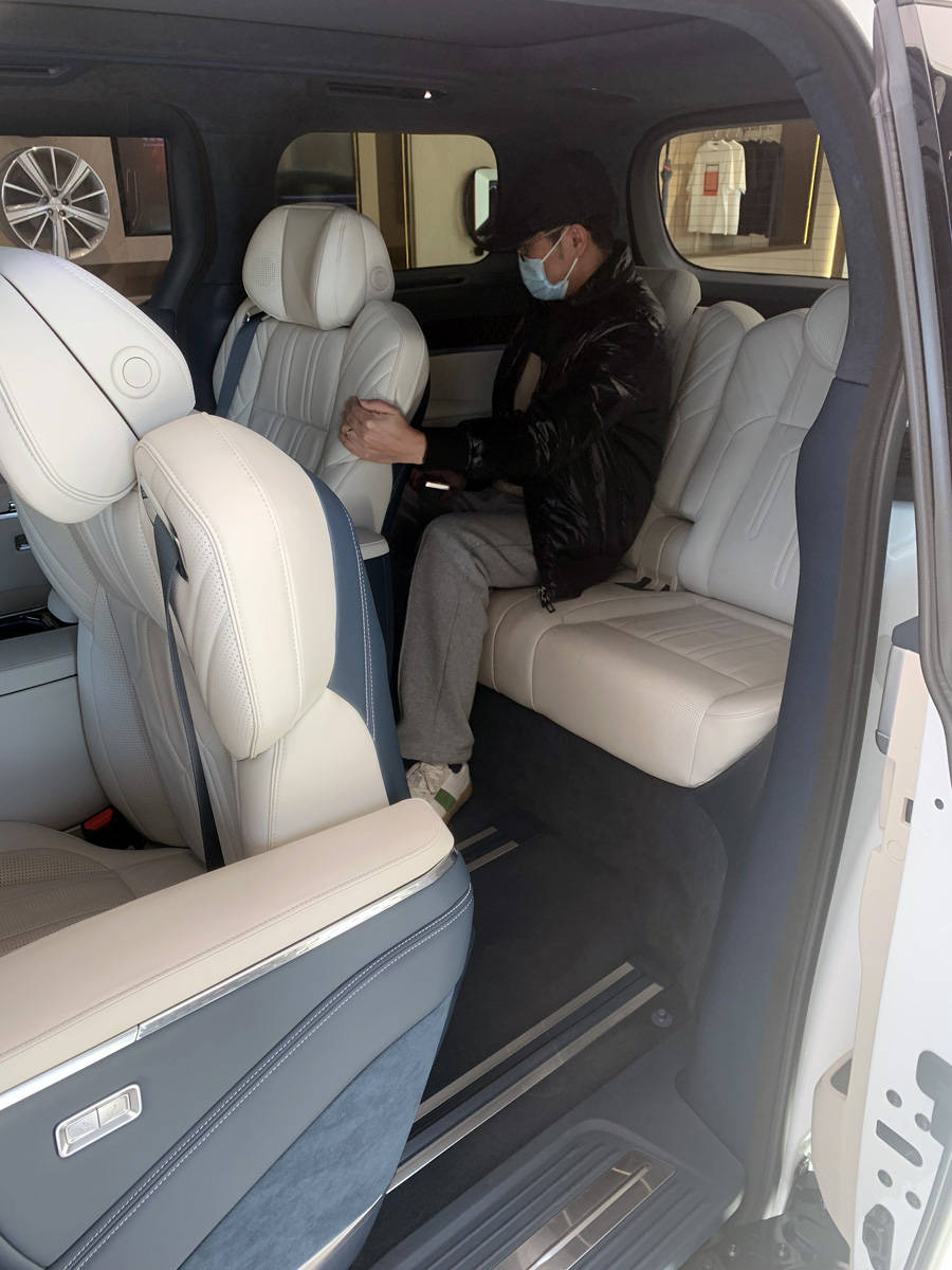 初聊极氪009：造型大胆，空间保守，给了MPV一瓶魔法药水_搜狐汽车_搜狐网