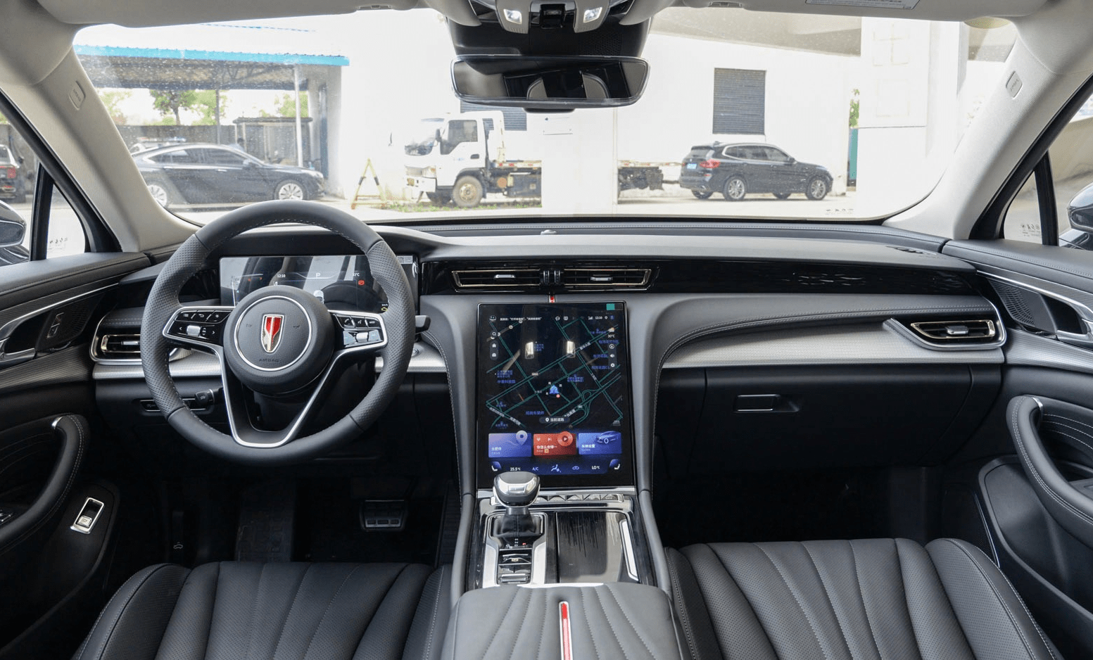 红旗HS6实车现身，劳斯莱斯气质，大过汉兰达，可选5/6/7座_搜狐汽车_搜狐网