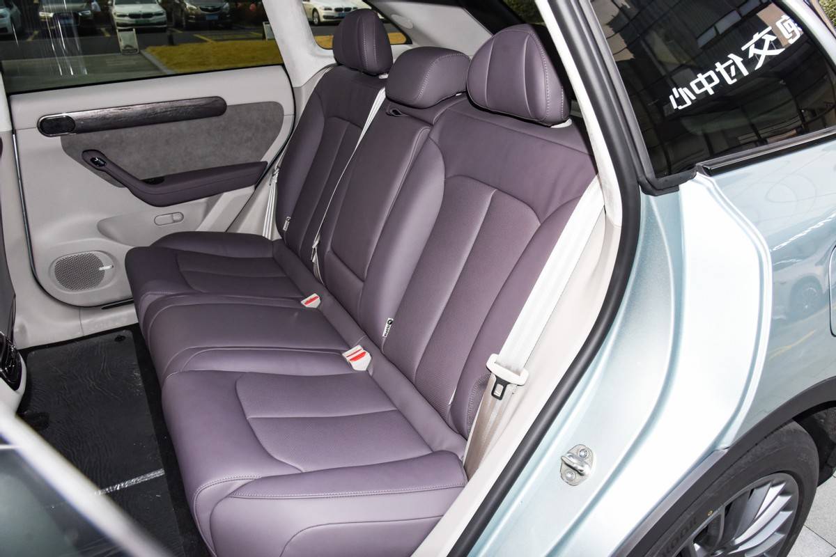 实力差不多，价格差很多，零跑C11增程卷到理想L7了？_搜狐汽车_搜狐网