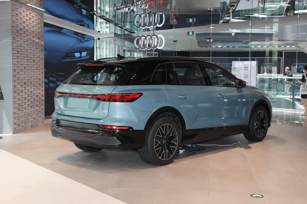 豪华纯电中大型SUV，六座/七座布局的Q5etron凭啥这么牛？_搜狐汽车_搜狐网