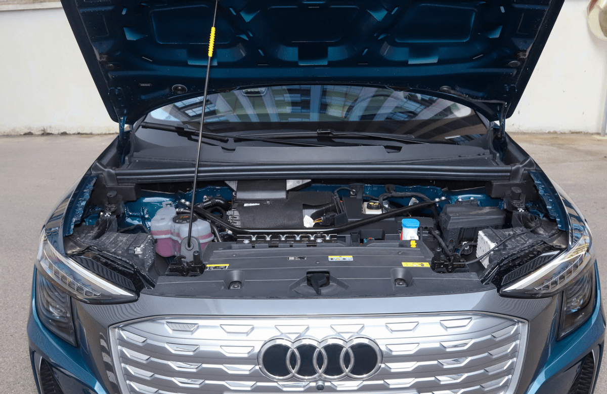 试驾奥迪Q5etron，奥迪全球首款“Roadjet 陆地专机”车型_搜狐汽车_搜狐网