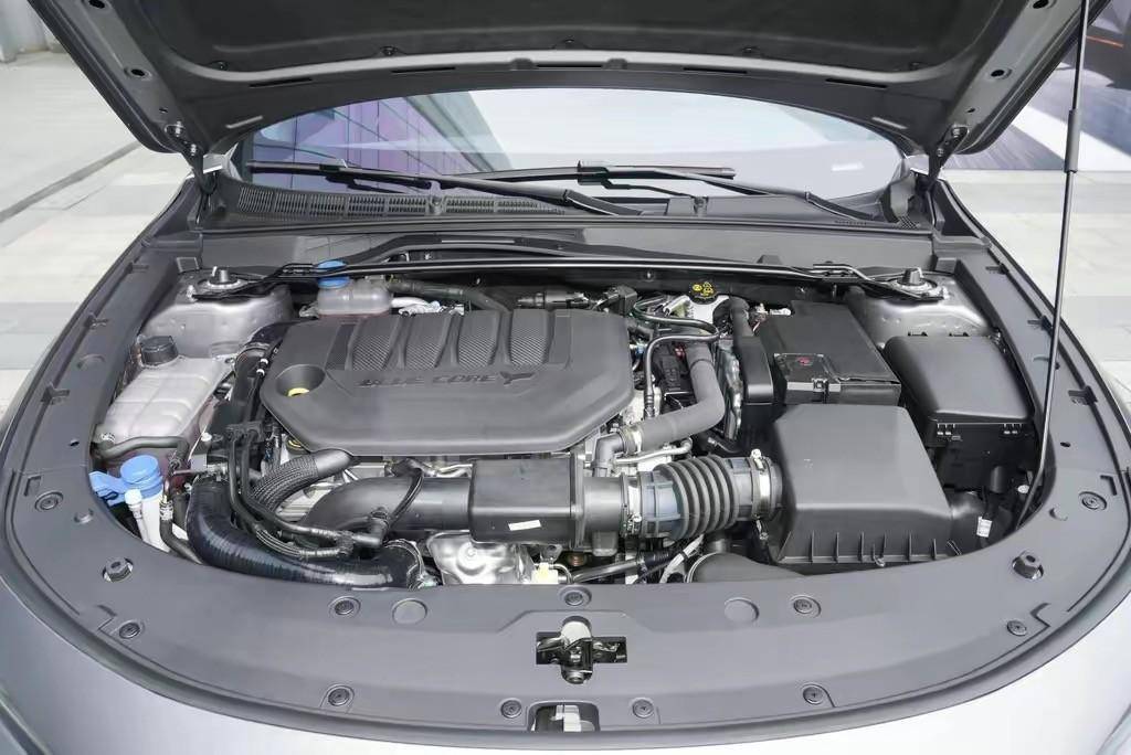 长安认真了，不到13万，就能选2.0T+8AT动力，UNI-V是你的菜吗？_搜狐汽车_搜狐网