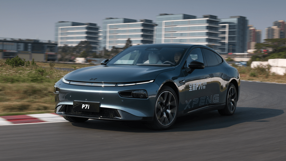 小鹏P7i首发，车手模式看齐Taycan，驾控最好的智能汽车？_搜狐汽车_搜狐网