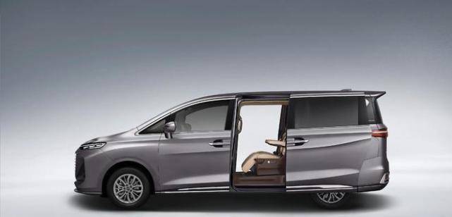 奔腾旗舰MPV曝光？定名M9轴距3200mm，搭载2.0T+8AT！_搜狐汽车_搜狐网