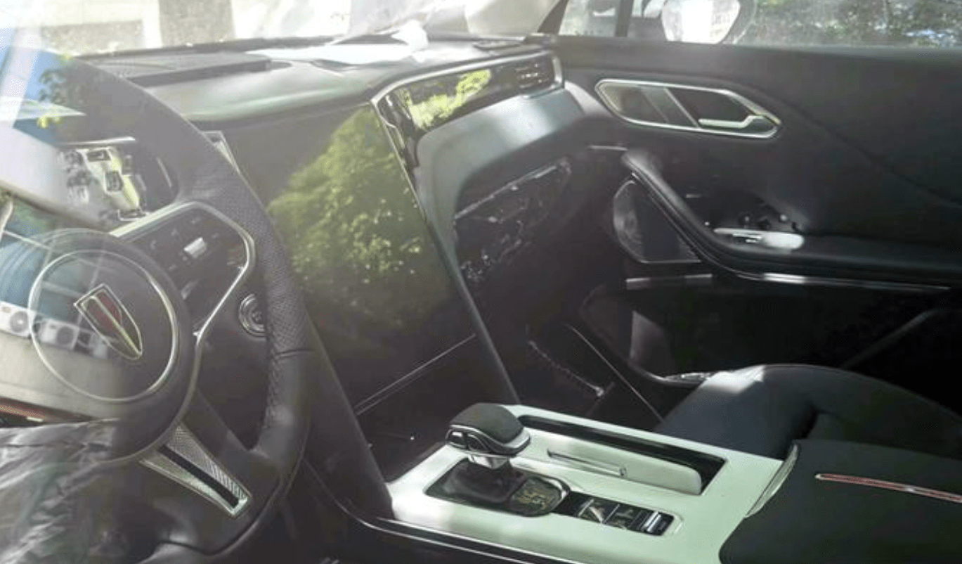 红旗再放“大招”！HS3、HS6实车街拍，前者更亲民、后者有气势_搜狐汽车_搜狐网