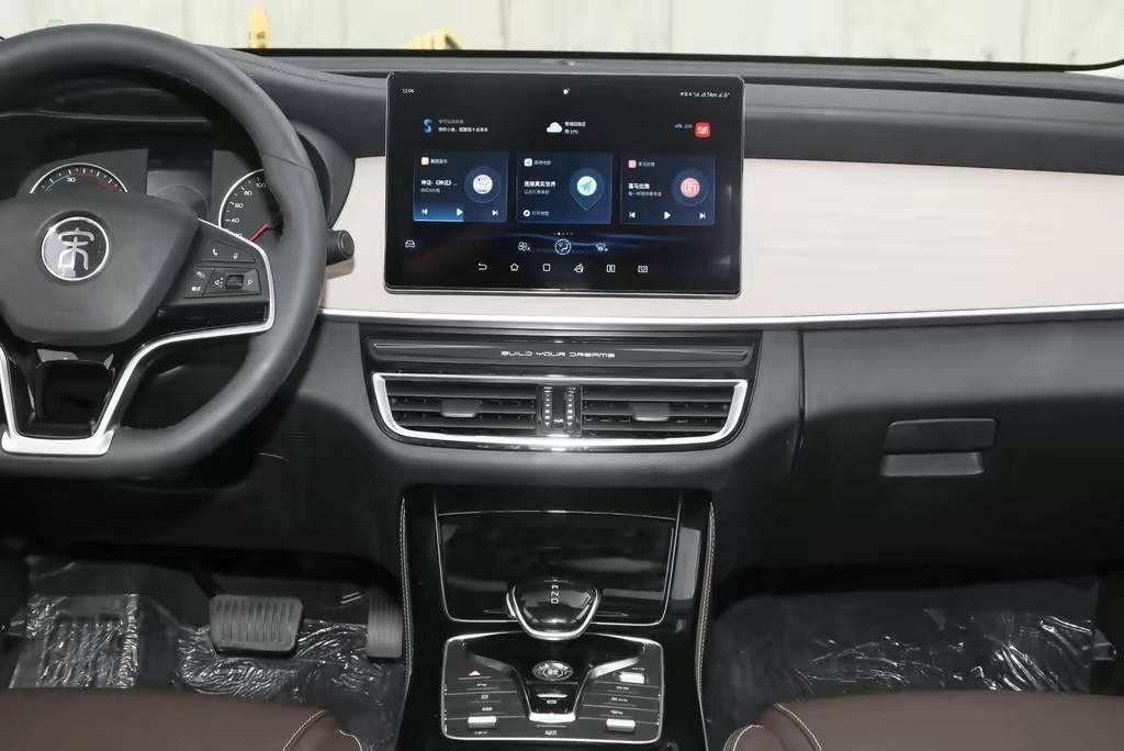 售价15.78万，纯电续航105km，解读2022款比亚迪宋MAX DM-i 尊荣型_搜狐汽车_搜狐网