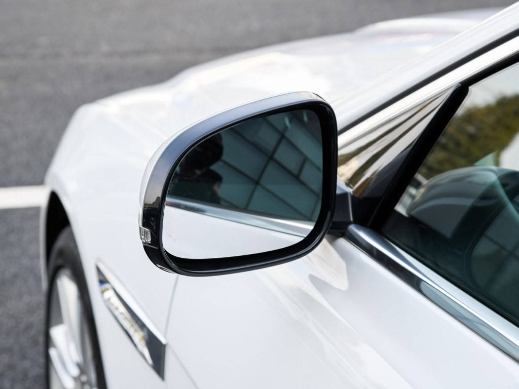 主打操控的豪车，前置后驱双叉臂，250马力+8AT，完胜3系_搜狐汽车_搜狐网