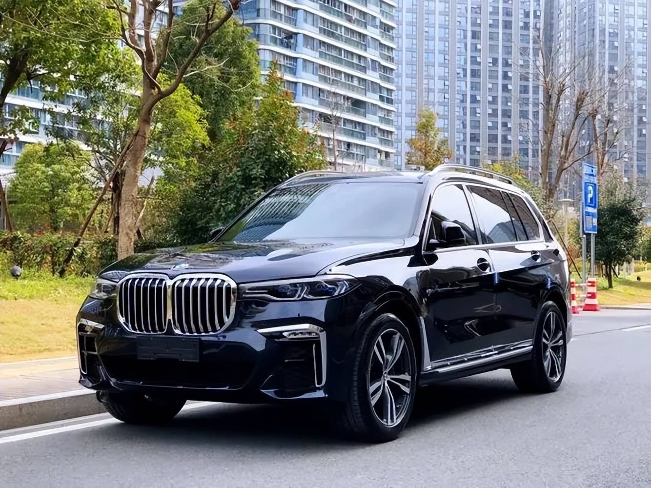 2月豪华大型SUV榜单 奔驰GLS夺冠 红旗E-HS9打败雷车_搜狐汽车_搜狐网