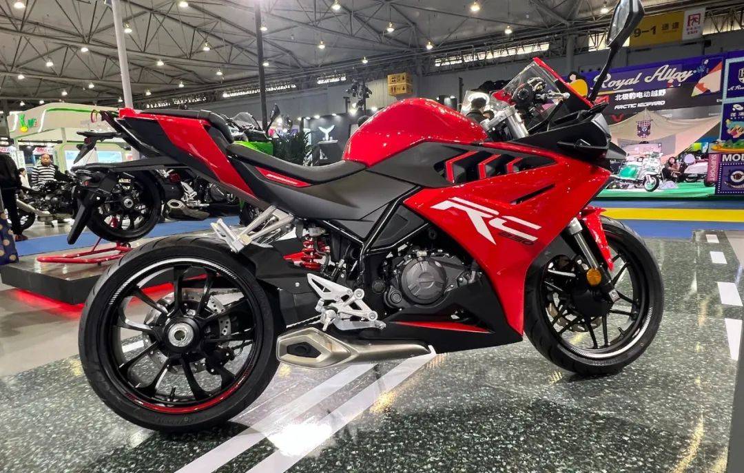 全系齐上阵，车展秀肌肉：宗申机车亮相蓉城_搜狐汽车_搜狐网