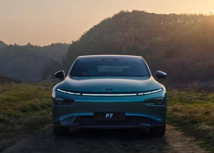 25万如何选新能源车？小鹏P7i对比特斯拉Model 3_搜狐汽车_搜狐网