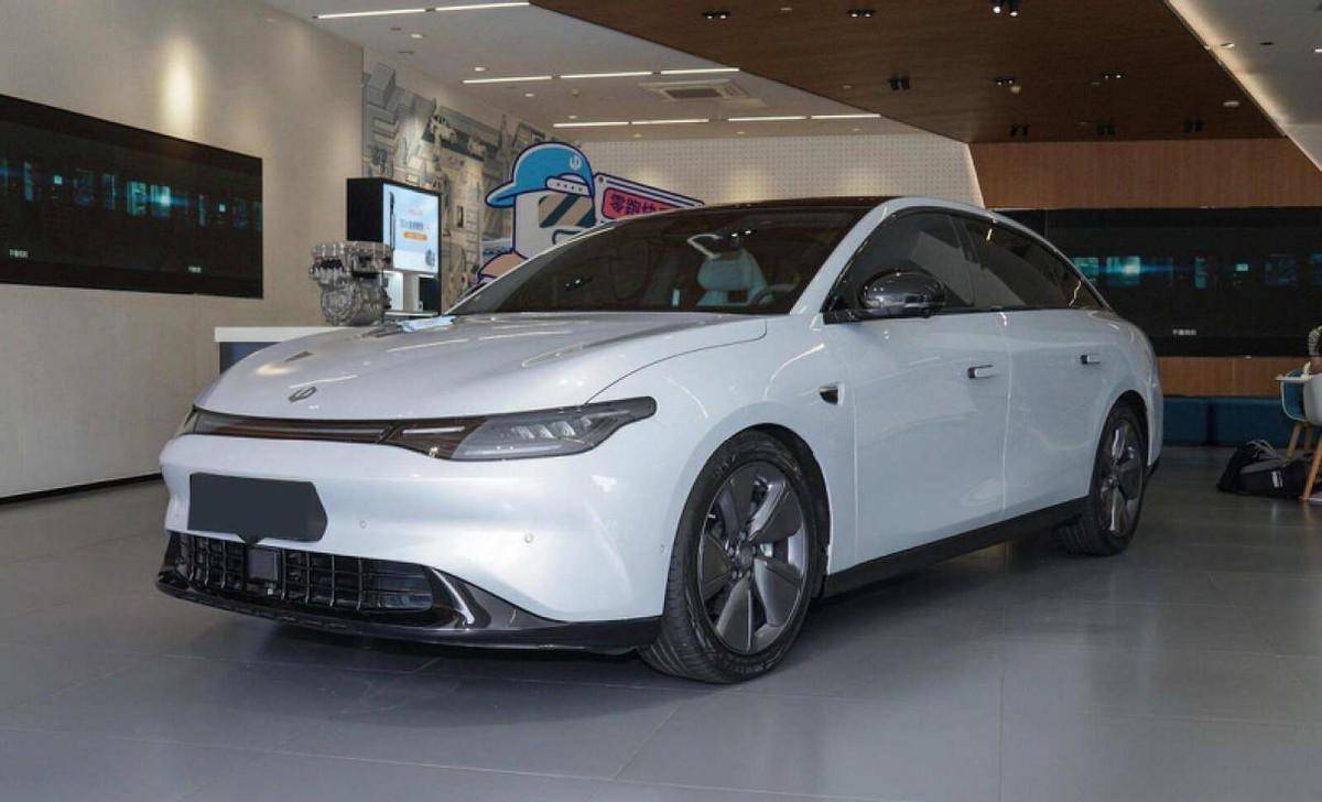 零跑C01又卷起来了，最高续航717km，轴距超2米9，值不值？_搜狐汽车_搜狐网