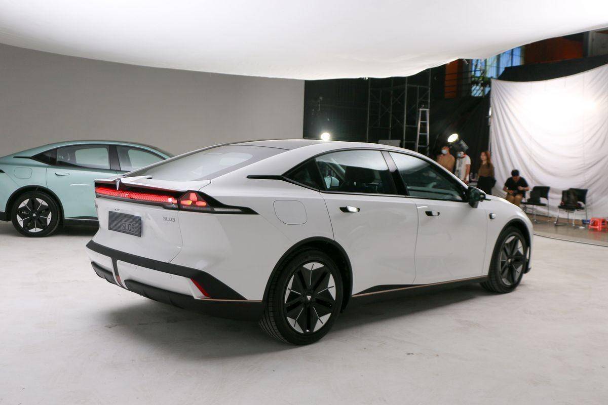 “车圈小米”大挑战：零跑C01和深蓝SL03，谁才是质价比之选？_搜狐汽车_搜狐网