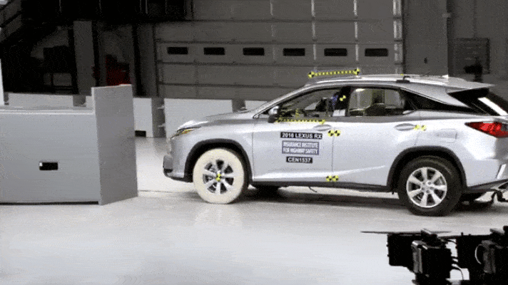 宝马X5、雷克萨斯RX和凯迪拉克XT6，IIHS碰撞表现谁最好？_搜狐汽车_搜狐网