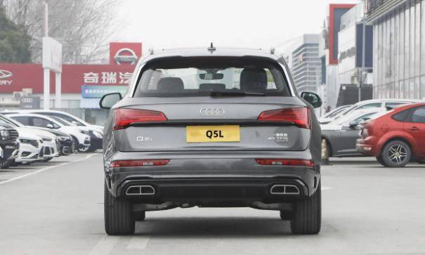2023款奥迪Q5L外观运动，配备智能驾驶辅助系统，2.0T发动机_搜狐汽车_搜狐网