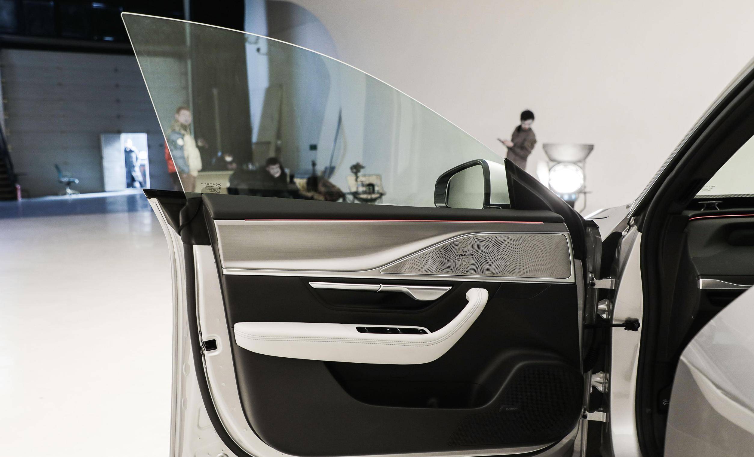 售价24.99万元起，小鹏P7i正式上市，最高续航702公里_搜狐汽车_搜狐网