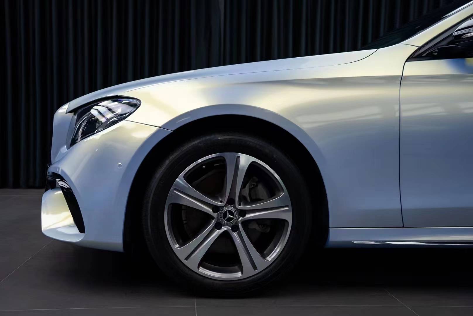 奔驰E300-EKFILM改色膜远峰蓝魅金（亮），朦胧又梦幻_搜狐汽车_搜狐网