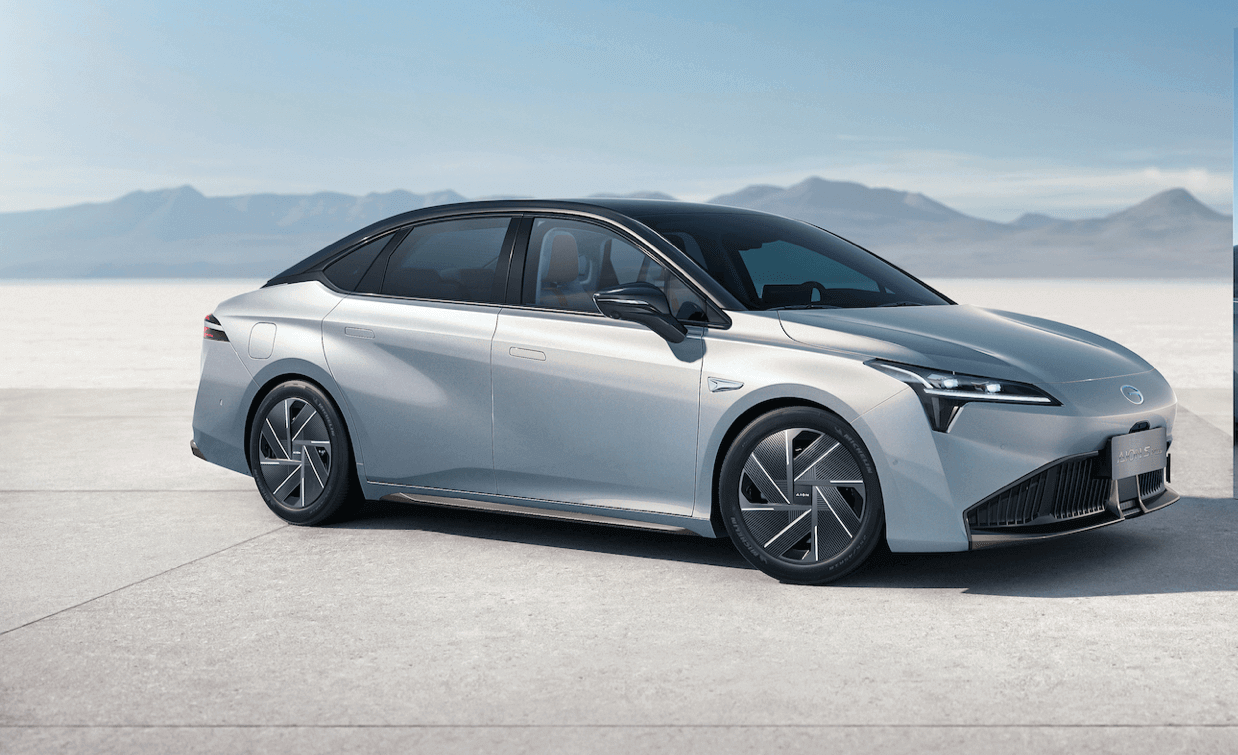 想要纯粹的驾驶体验 零跑C01和AION S plus怎么选？_搜狐汽车_搜狐网