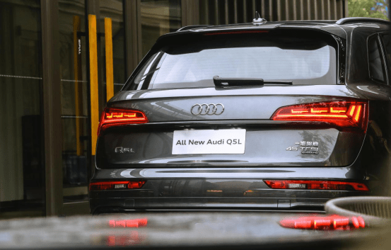 奥迪Q5L vs 沃尔沃XC60：中型SUV内外都很出色的对决_搜狐汽车_搜狐网